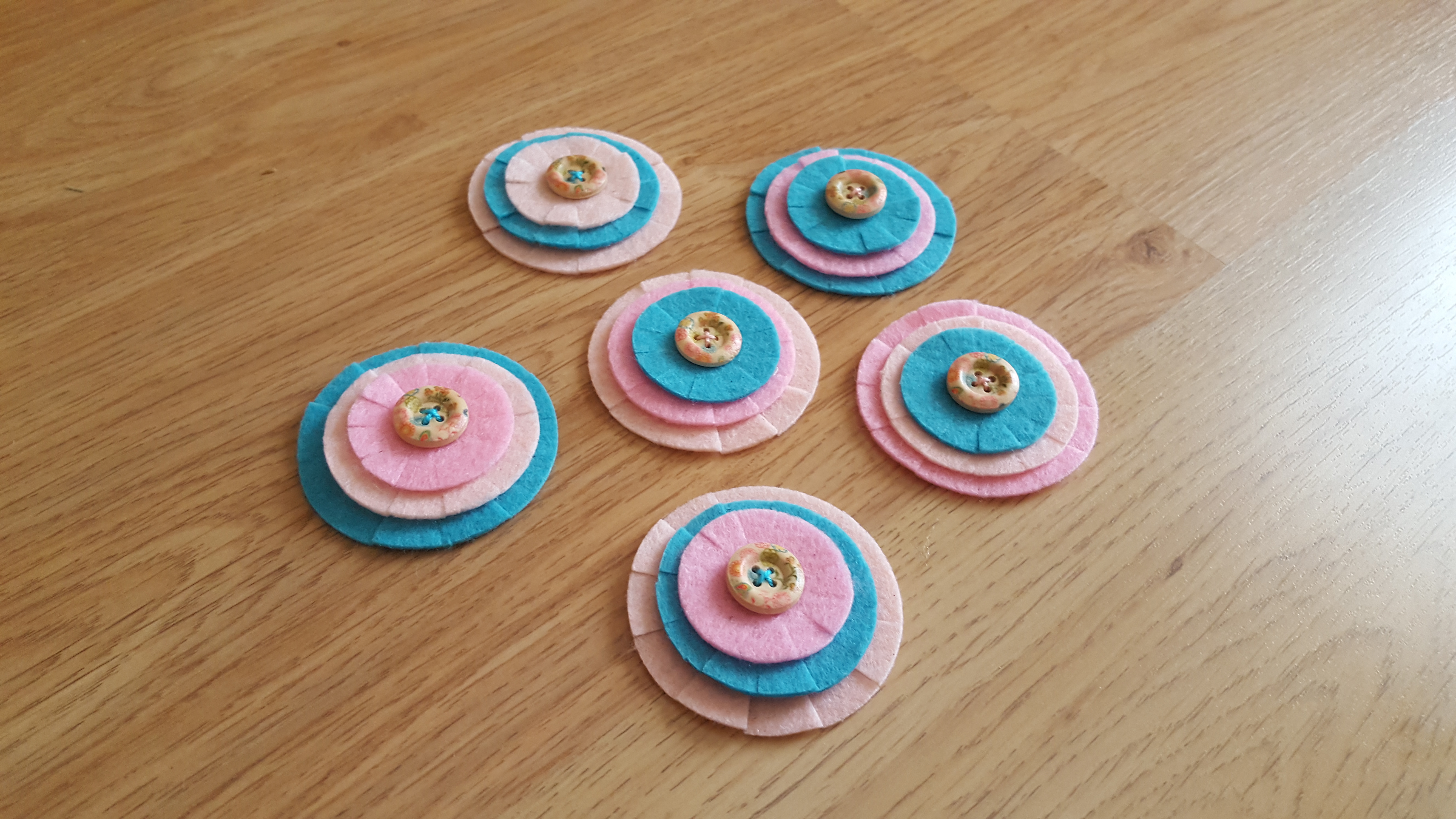 Layered fringed flower rosettes |Keeping it Real