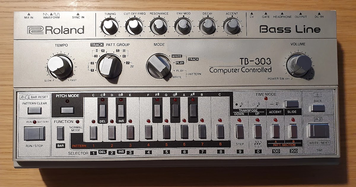 MATRIXSYNTH: Roland TB-303 Bass Line Synthesizer + Carry Bag + PSU's