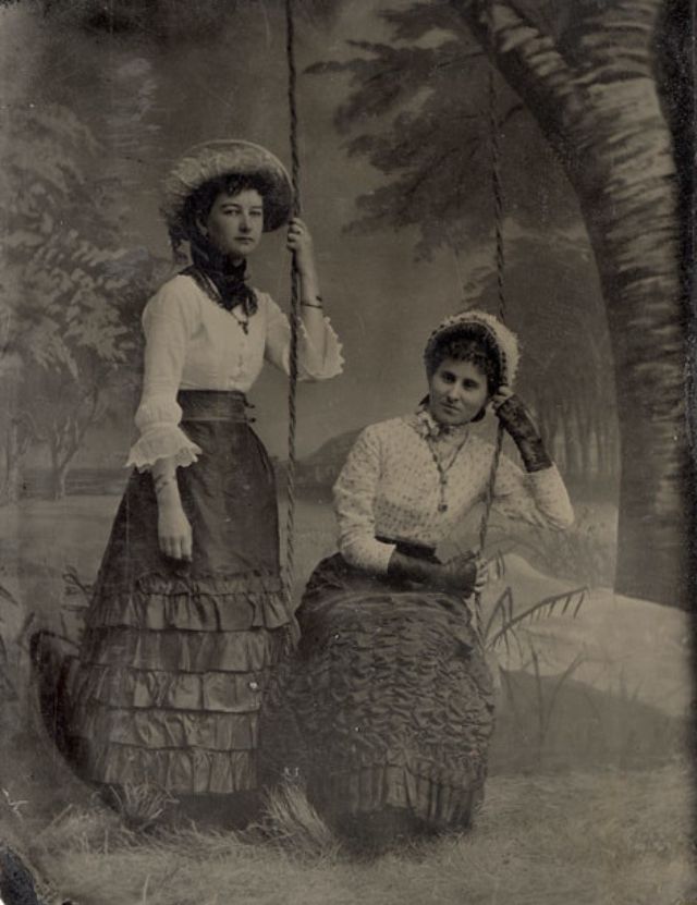 30 Studio Portrait Photos of Victorian People With Swings ~ Vintage ...