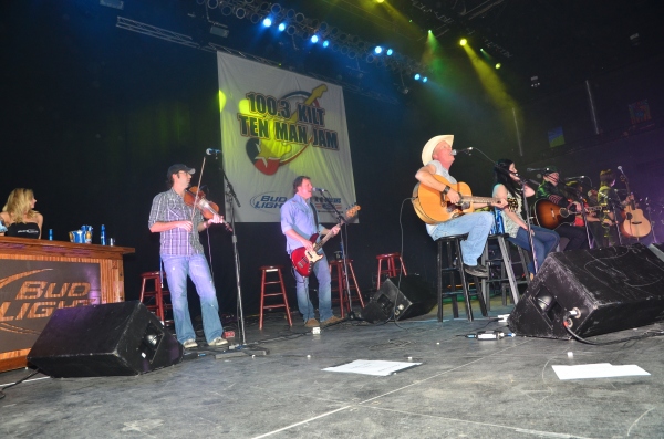 All that Glitters is Golden: Ten Man Jam - KILT - Houston, Texas