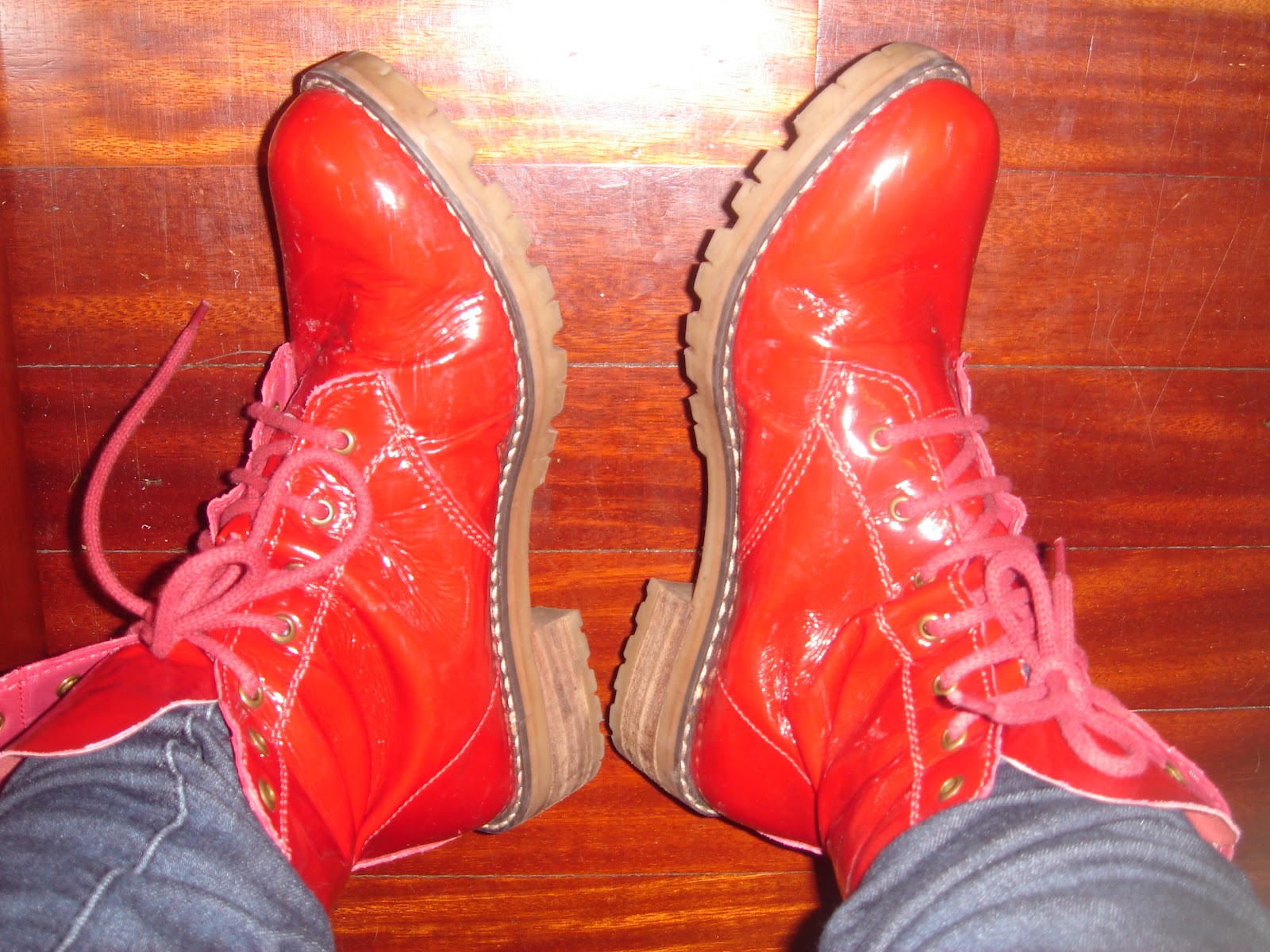 You need pampering: Botas rojas, atrévete.