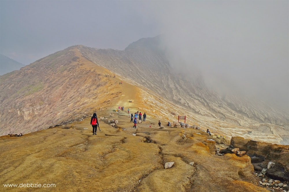 My Time Capsule: Indonesia: Journey To The Heart Of Mount Ijen