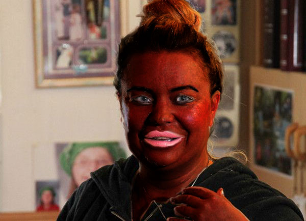 pyllykirja: Tuksu neekerinä ja Sephora valkkarina. Kumpi on kauniimpi?