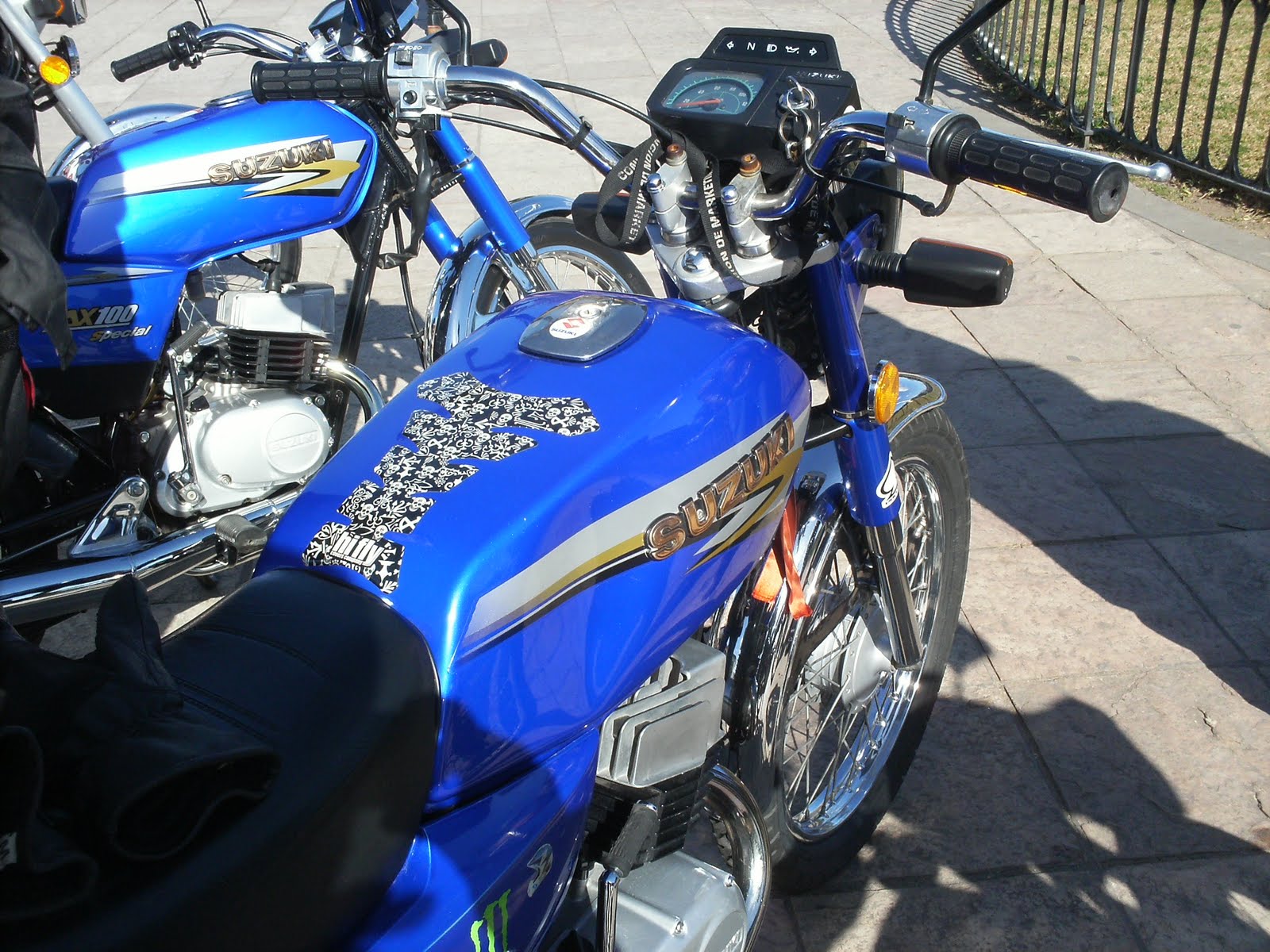 Suzuki AX100 Pasión por 2T: Salidas, Fotos