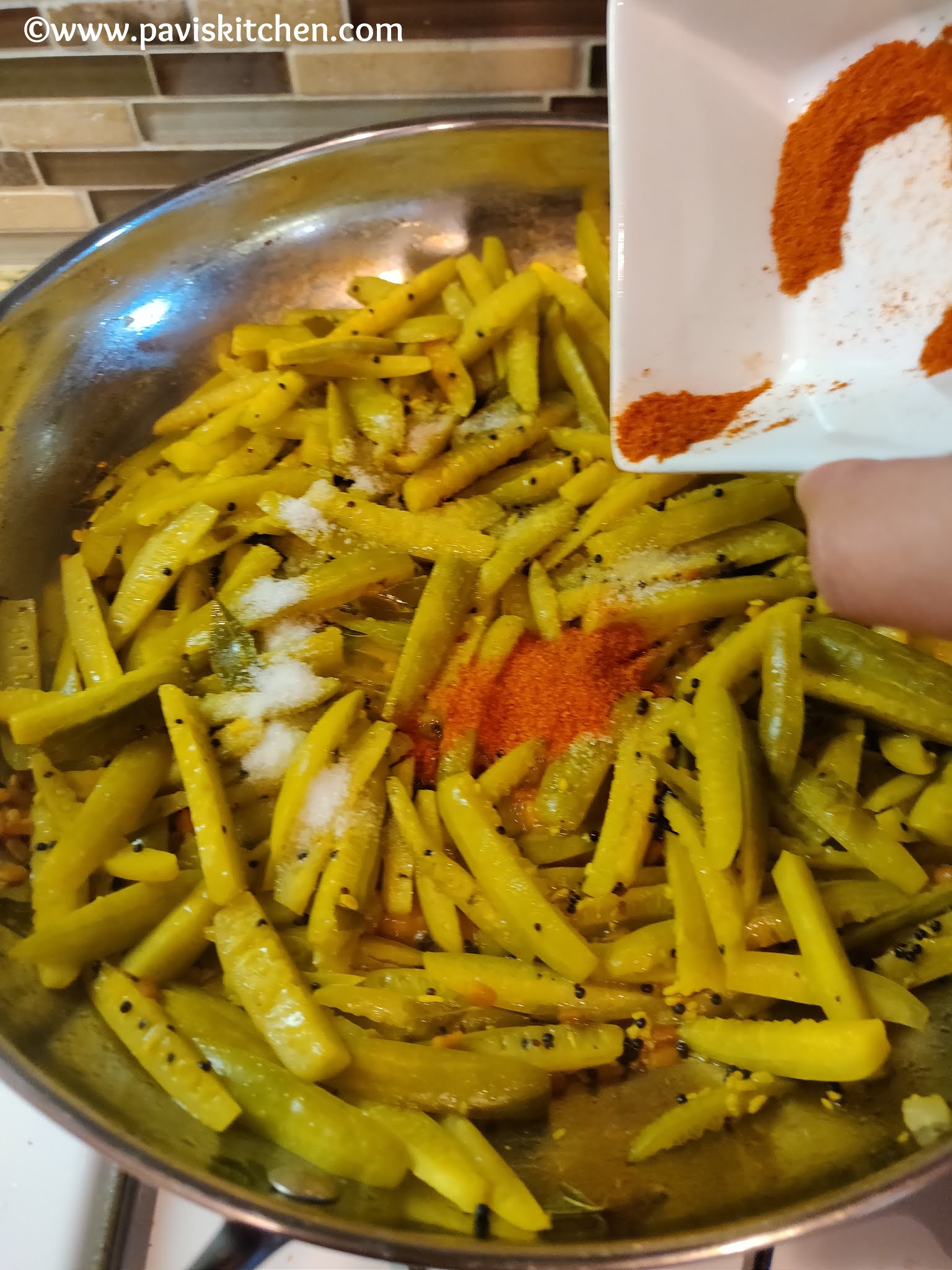 Kovakkai poriyal recipe | Thondekai palya recipe | Tindora curry recipe