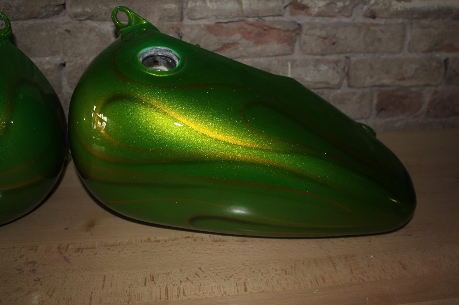 Online Motorcycle Paint Shop: Green and gold ghost flames