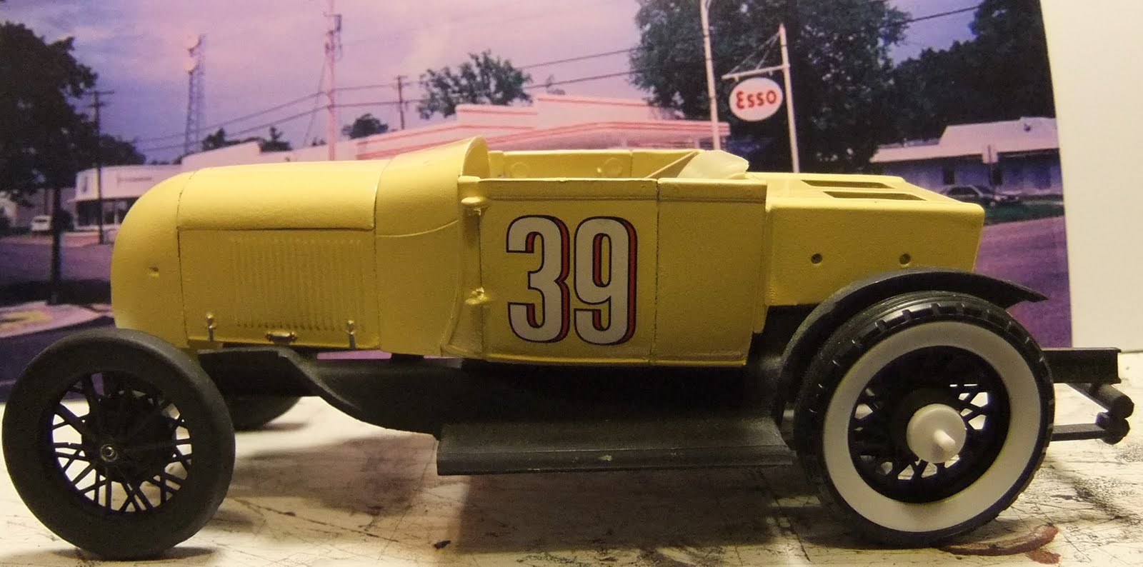 4's Wallpapers: This old jalopy was parked on