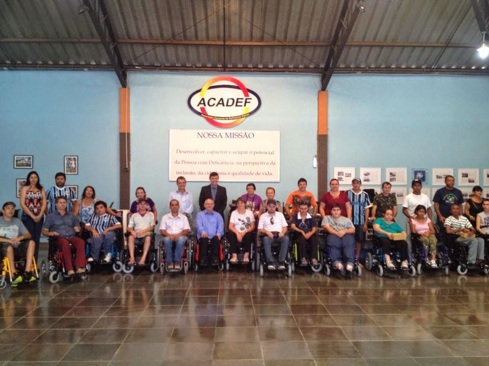 Acadef entrega 15 cadeiras motorizadas ~ Ivo Fiorotti