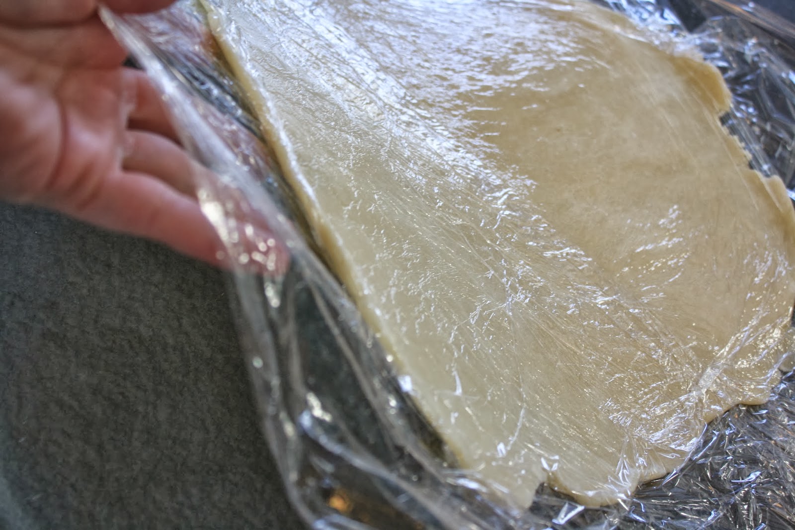The EASY Way To Roll Out Pie Crust (No Mess!) | Making Life Blissful