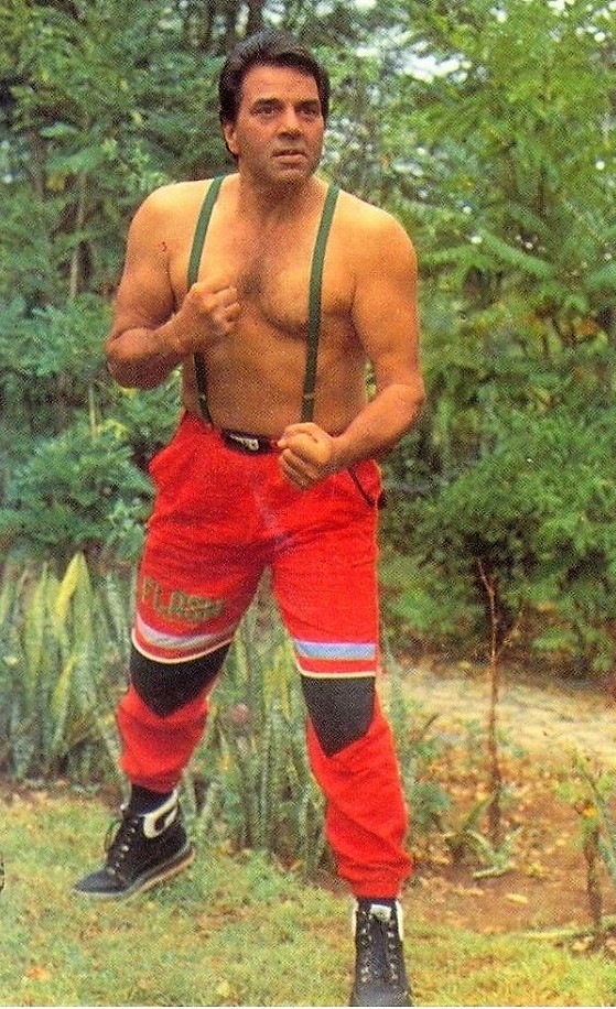 Shirtless Bollywood Men: TBT: Dharmendra the original Punjabi hunk