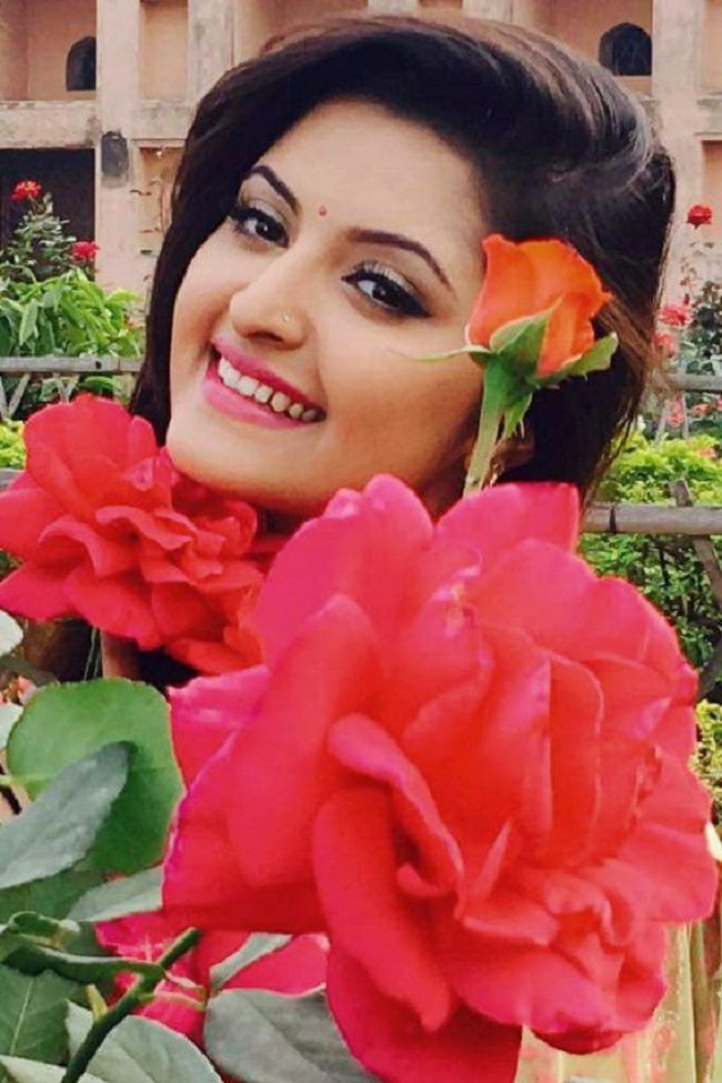 9 Best LooK of Bangladeshi Model PORI MONI | New Actress