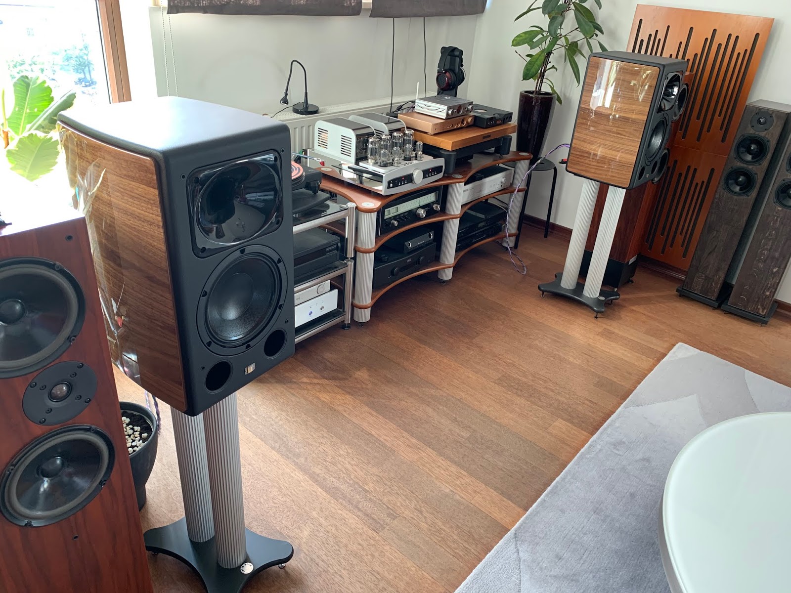 Stereo i Kolorowo - Underground: Głośniki podstawkowe Unison Research ...