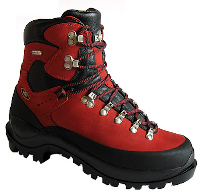 THE ALPINIST INSIDER: Lomer Boots, Love Your Feet