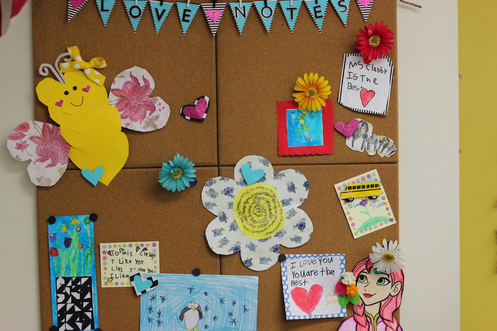 Kindergarten Smiles: Creating a 'Love Notes' Board in Your Classroom