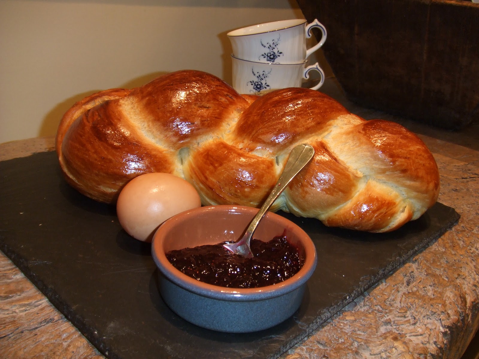 Recette du Mois / La Closerie Saint Martin: December 2011 - Zopf (Swiss ...