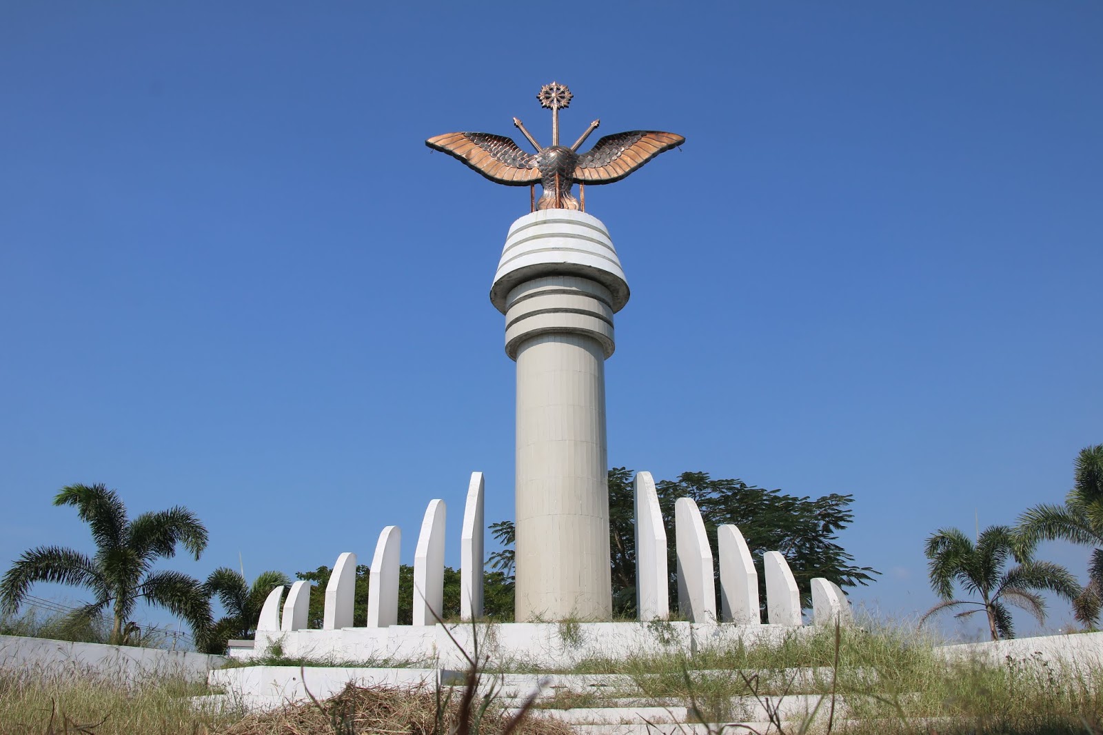 Tugu Gagak Winangsih Sukra Indramayu