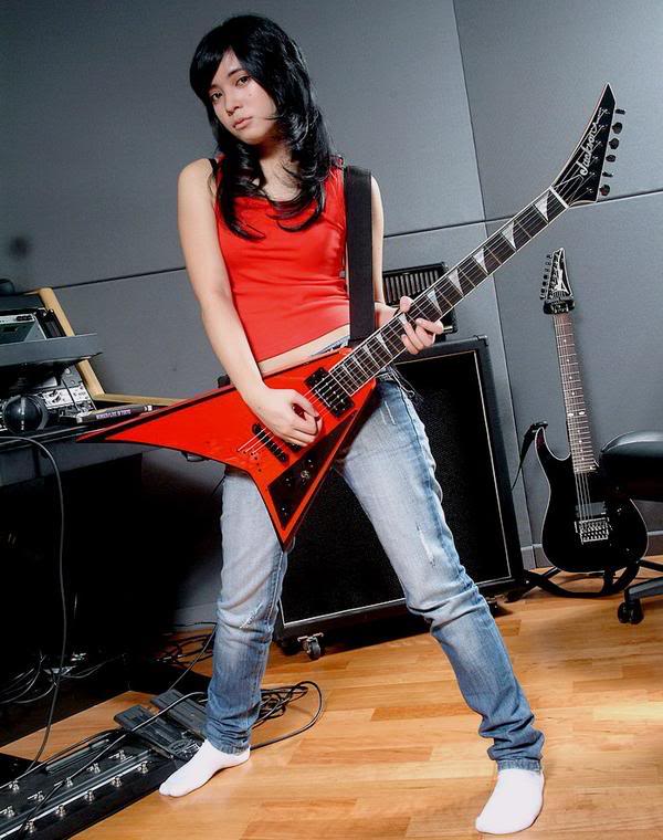 Rommy Chenko "Wall 4 Charity": Female Guitarist I (Prisa Rianzi)