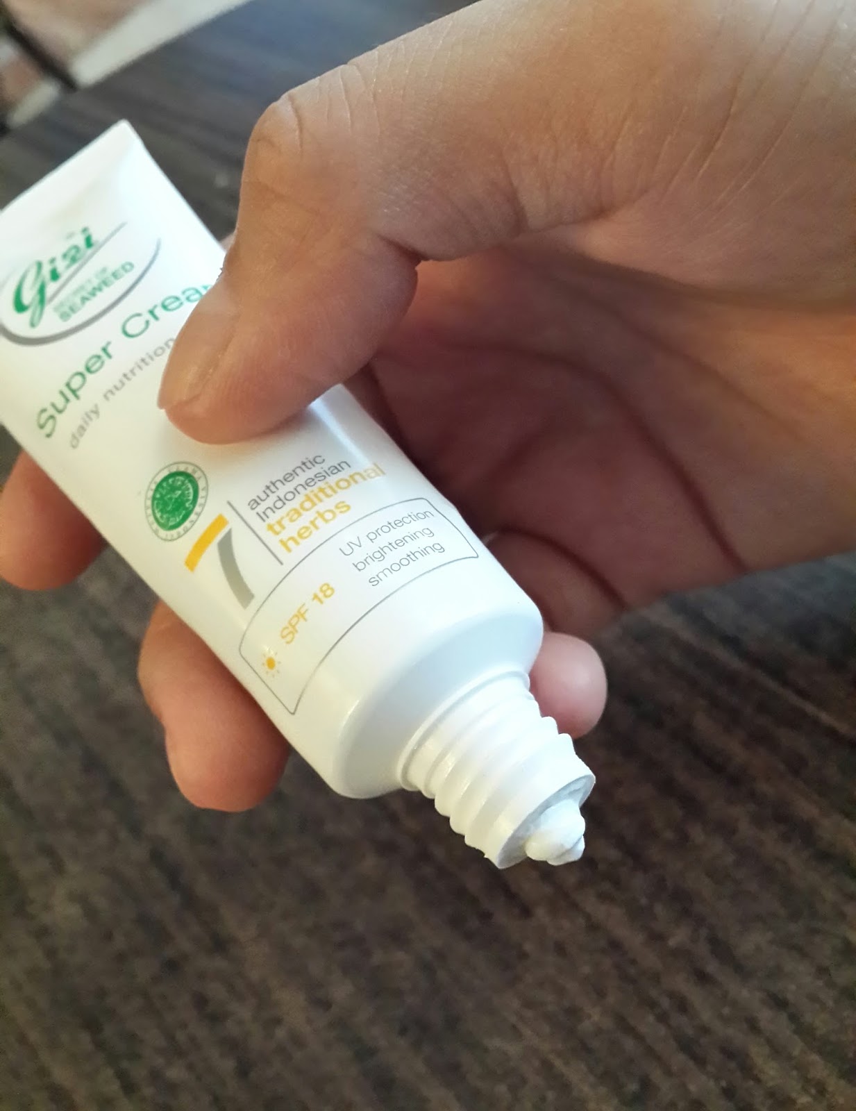 Gizi Super Cream, Meneladani Jejak Kecantikan Ibu — APRIJANTI