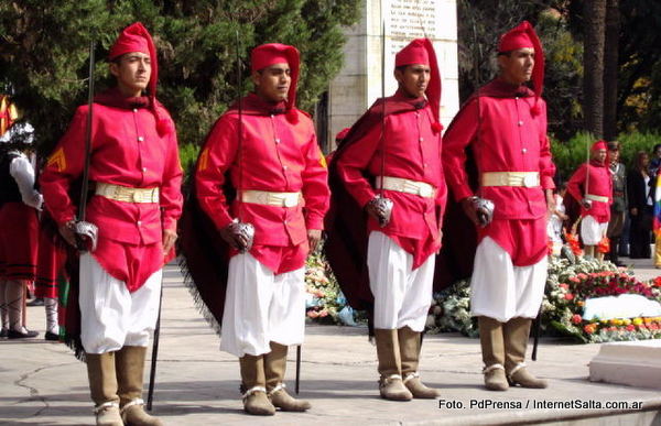 100 TEMAS SOBRE HISTORIA ARGENTINA: Fueron 336 “Los Infernales” de Güemes