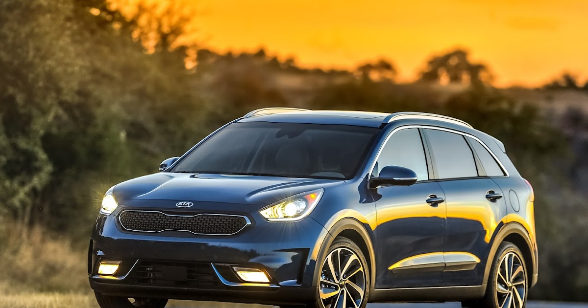 Prius Fighter Plus: The 2017 Kia Niro Touring