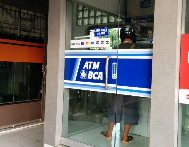 Setor Tunai Bca Di Jakarta Timur - Pembahasan Soal