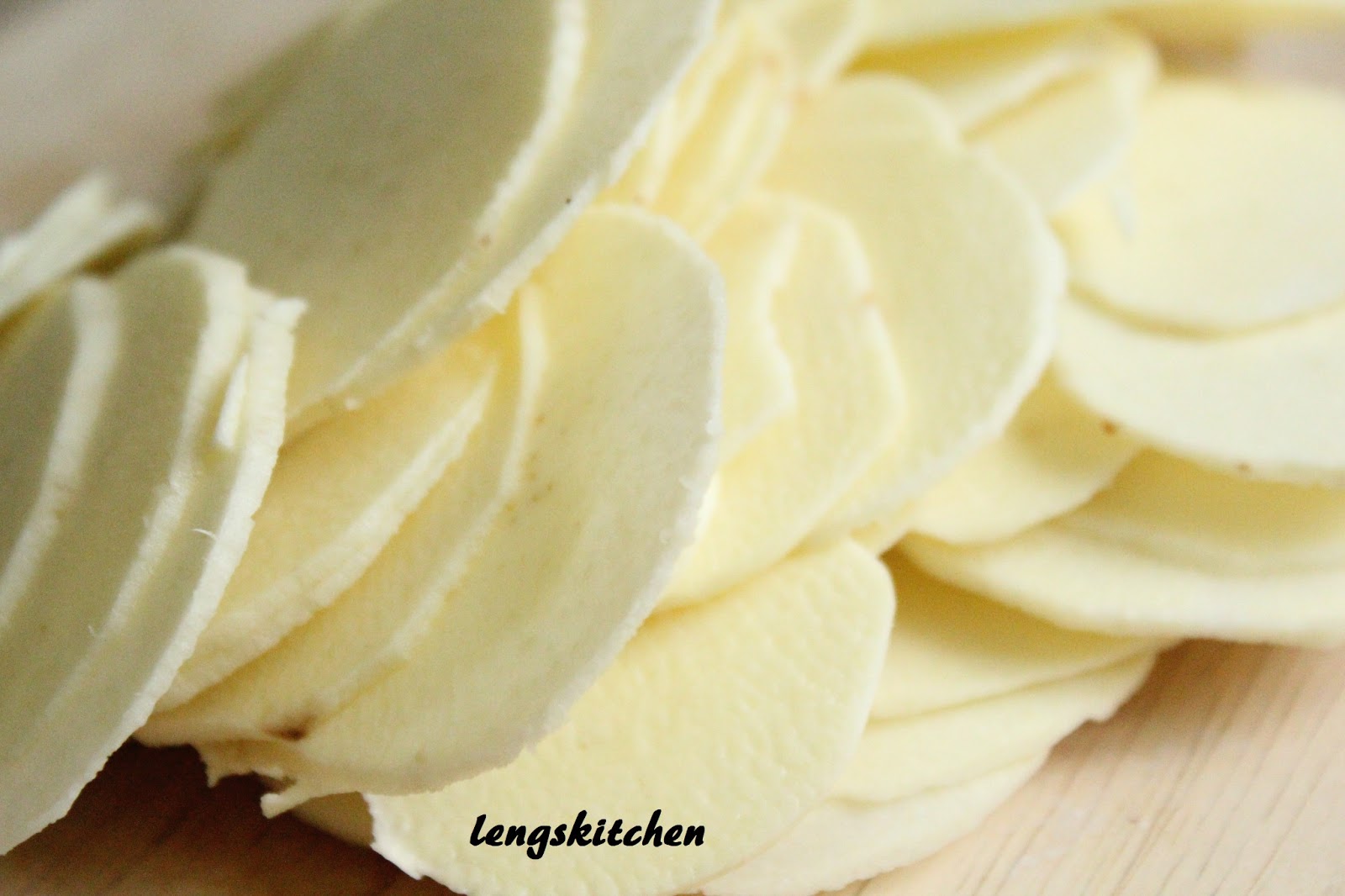 Kitchen Chaos: Ngaku (Arrowhead) Chips 炸芽菇饼 - Chinese New Year Series