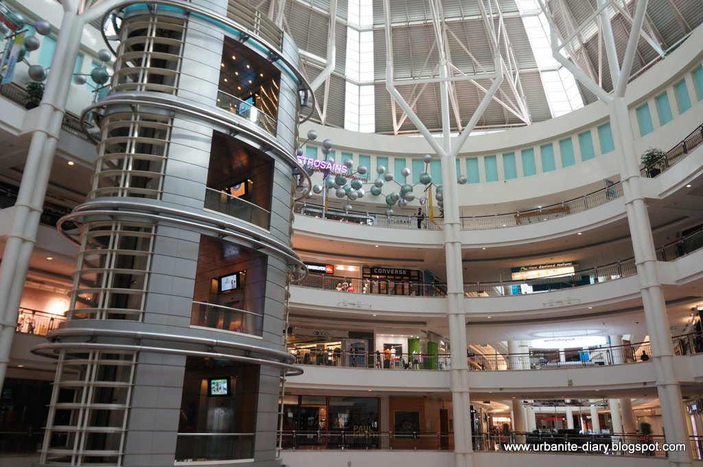 Petronas Twin Towers a.k.a. KLCC Twin Towers • Sassy Urbanite's Diary