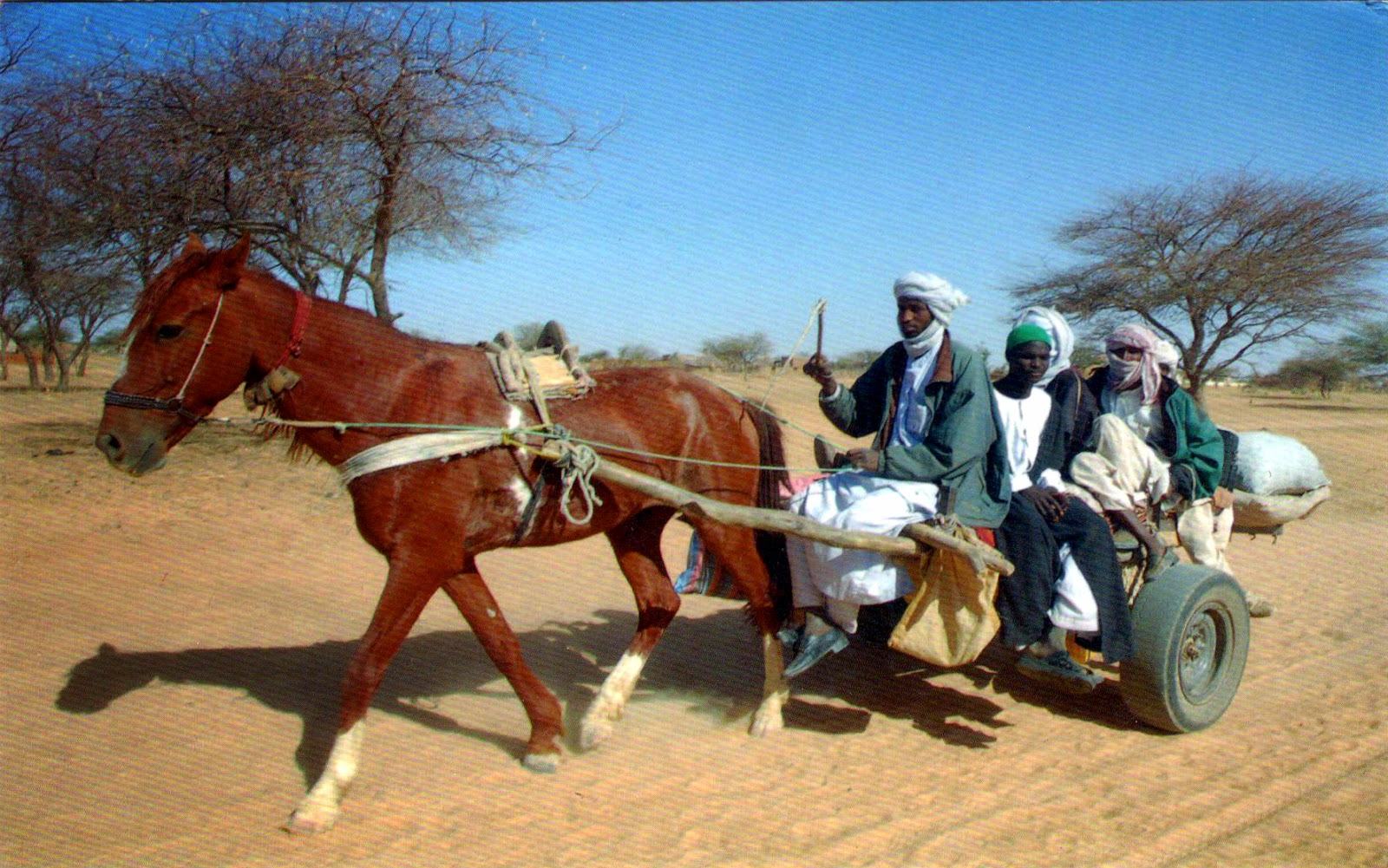 WORLD, COME TO MY HOME!: 1553 CHAD - On the road through the dead heart ...