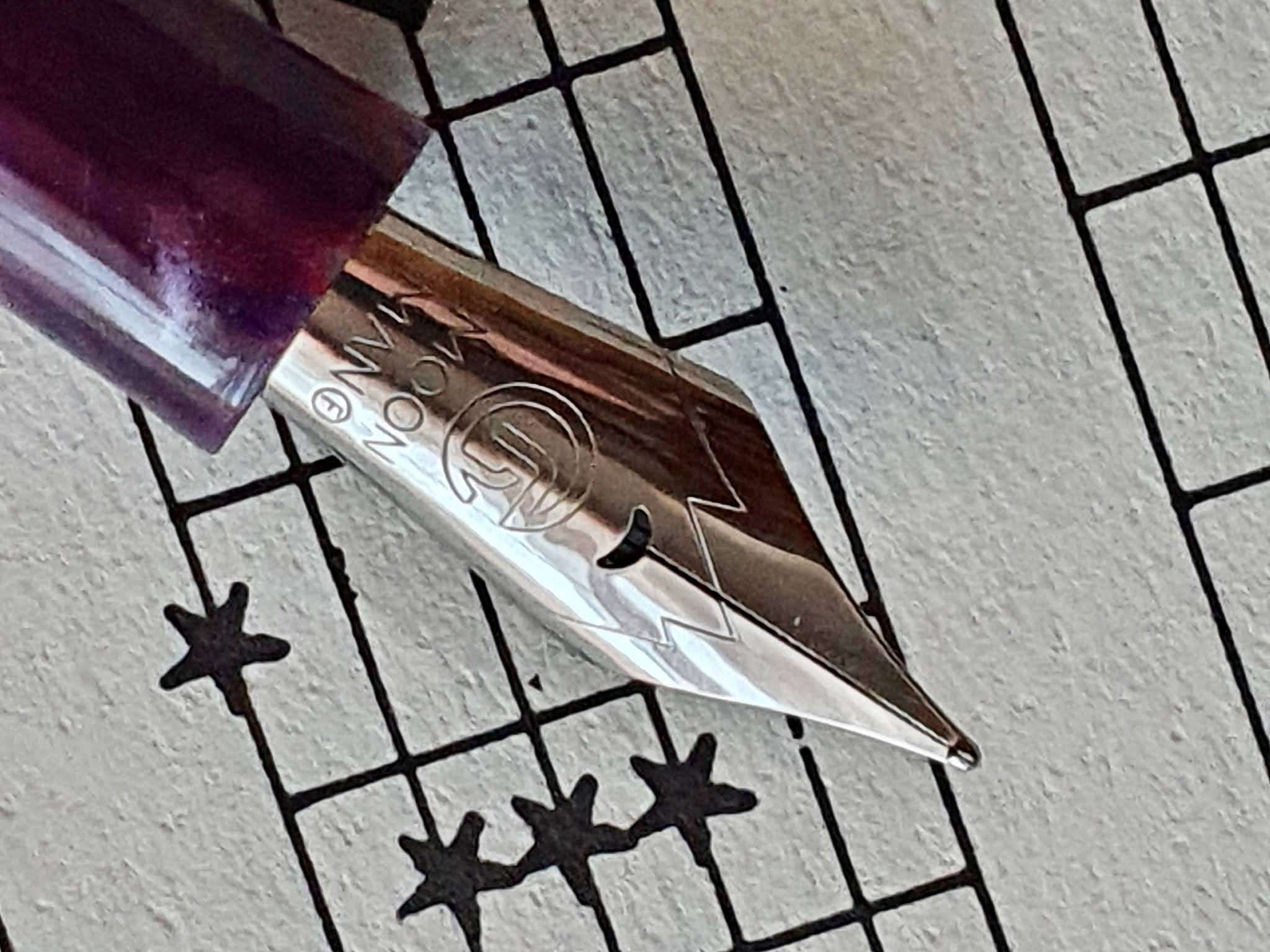 El Pajarete Orquidiado: Moonman C1: