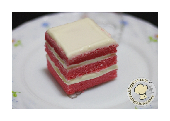 Suealeen's Kitchen: Cheesy Fair Lady Cake