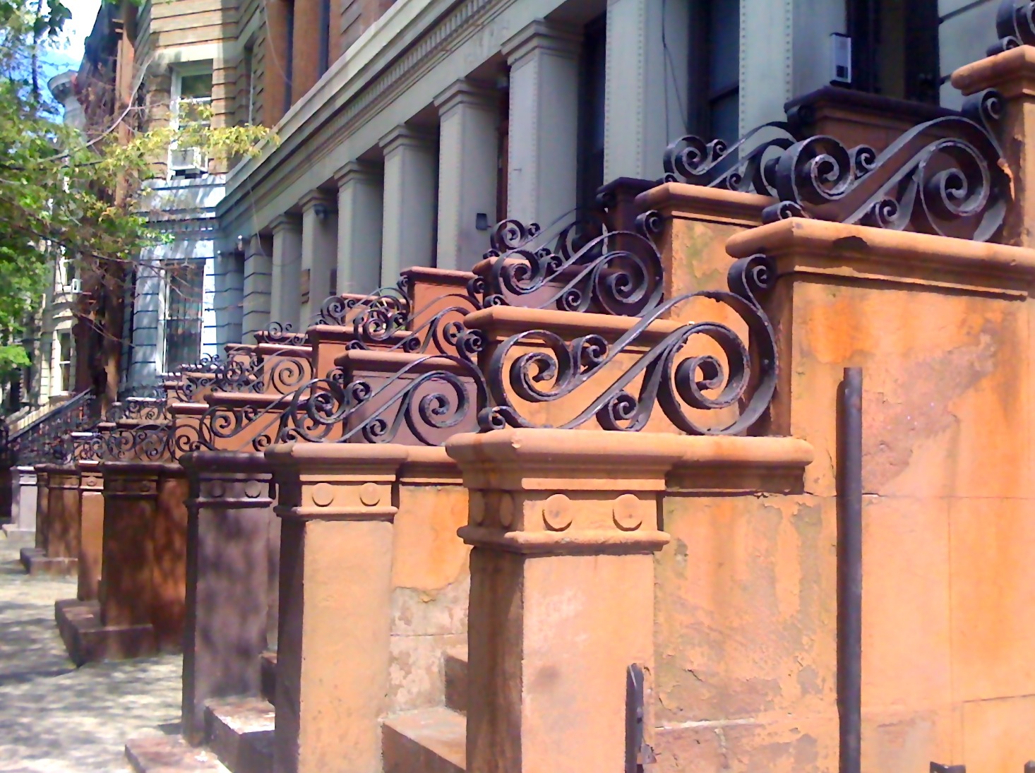 H A R L E M + B E S P O K E: ☞ BESPOKE: Townhouse Stoop Colors?