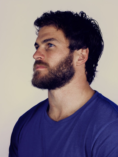 Mr Elbank: 9 from 49... Wolfman Williams..