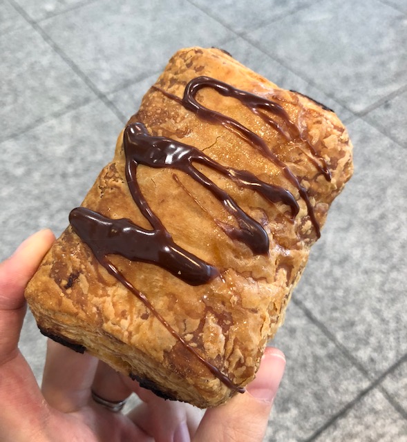 Chocolatine From Tim Hortons / ティム・ホートンズのショコラティン ~ I'm Made of Sugar ...