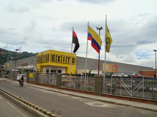 Historia de Grupo Éxito | Historias de Grandes Exitos - Se hicieron ...