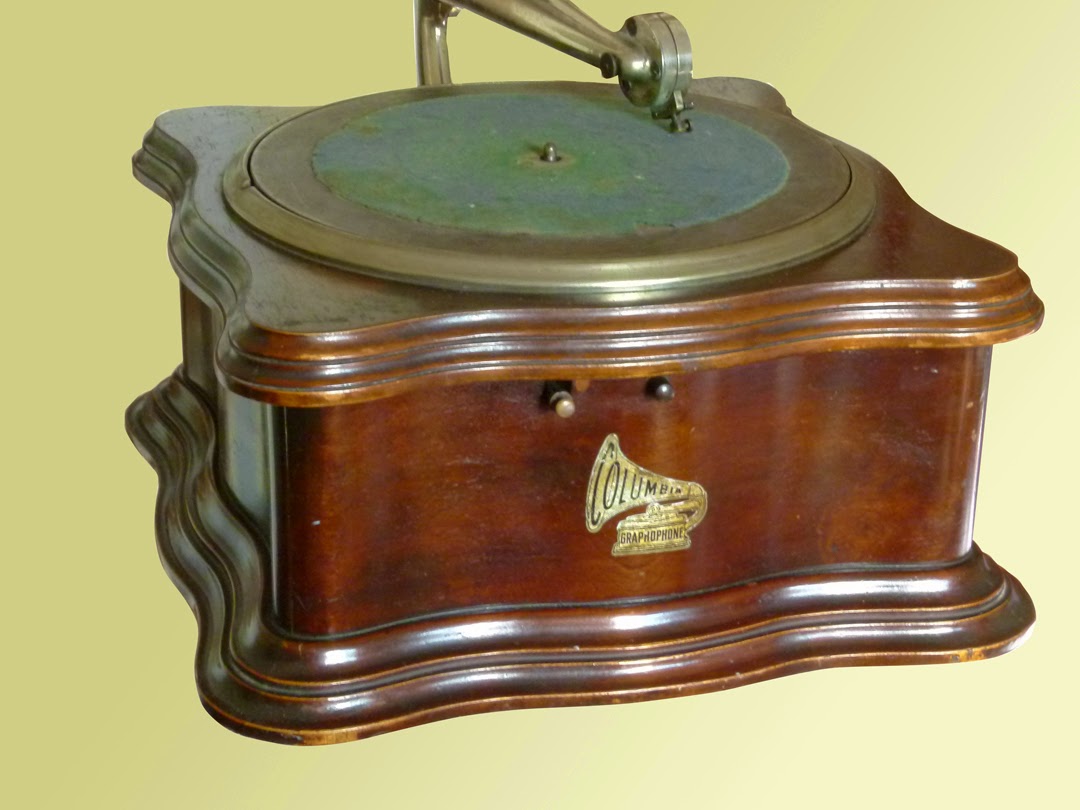 Phonautographist : Columbia BY Mahogany Serpentine Cased Disc Graphophone