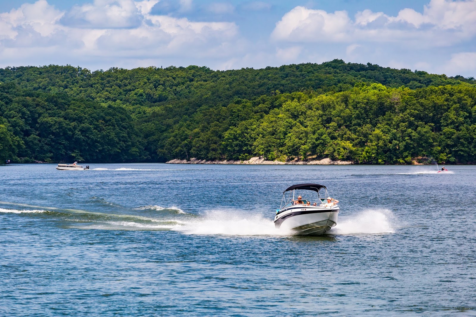 Summerset Boat Lifts: Top 5 Spring Boating Safety Tips