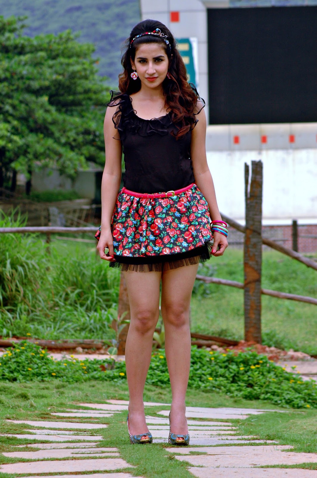 Milky Hot Thighs & Legs of Indian Celebs : Parul Gulati Flaunting ...