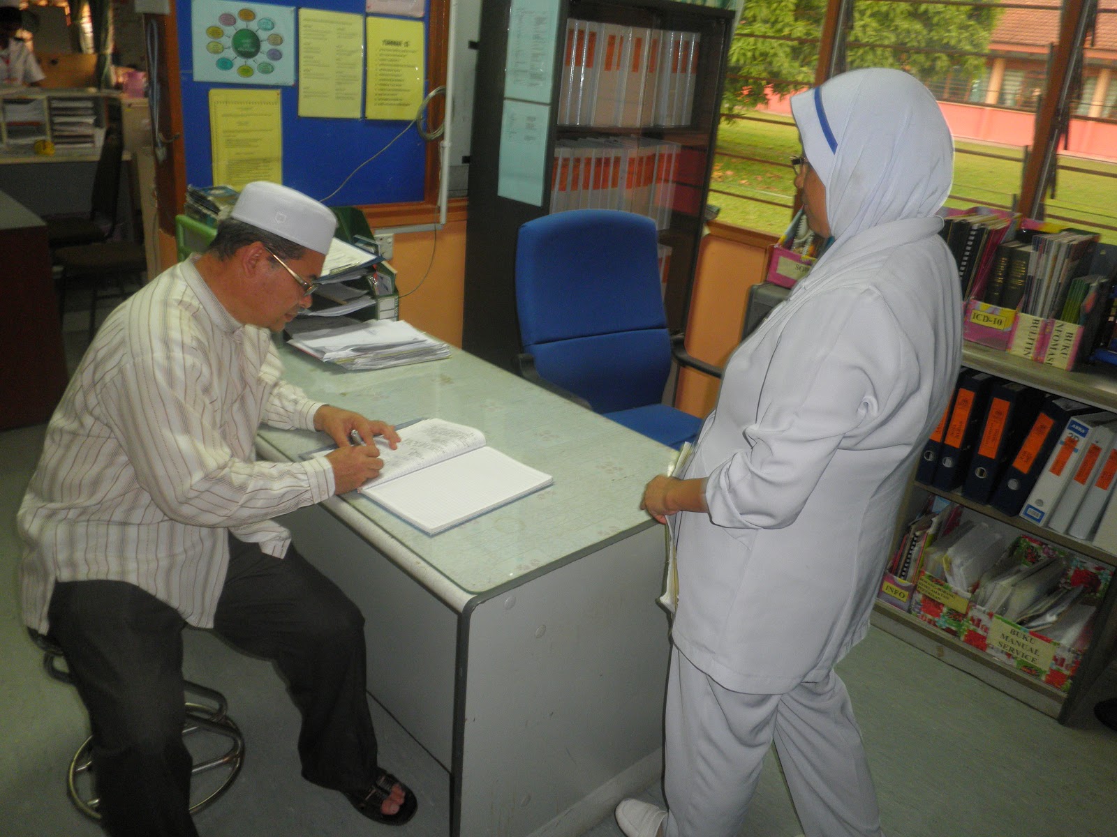 YB Cikgu Johari Adun Kupang, Baling: YB Melawat Pesakit Di Wad Hospital ...