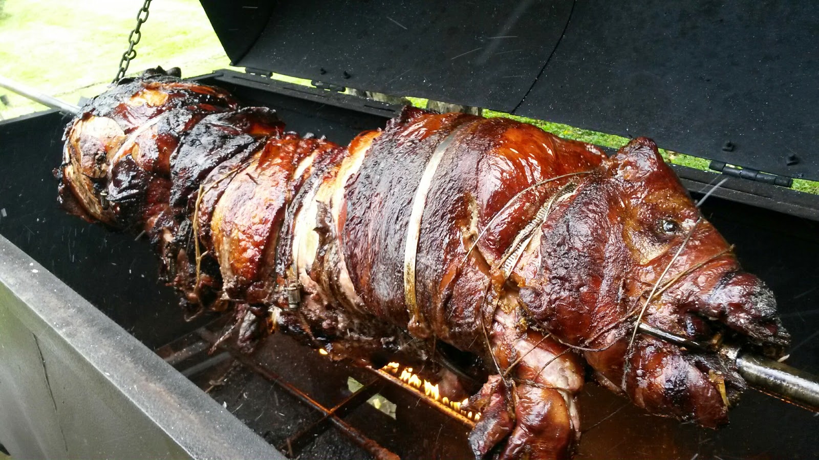 HelluvaCook.com! : 8th Annual PeakenStine Pig Roast!