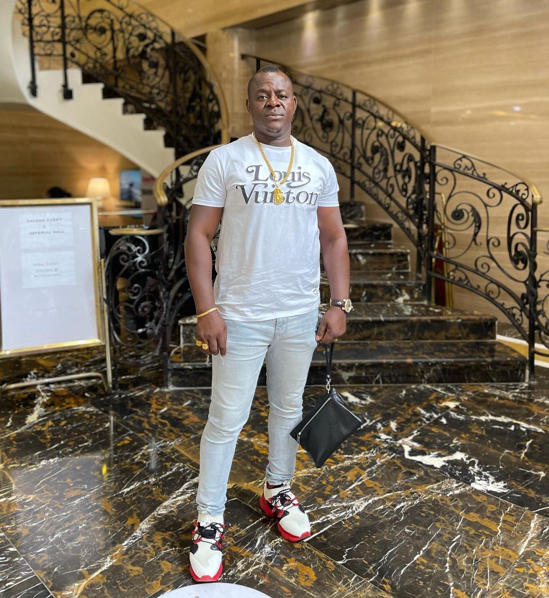 Onyenze Amobi built and completed his white house in Asaba within just ...