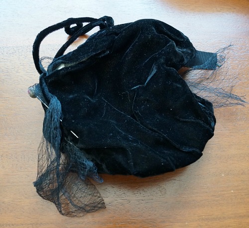 How I restored a crushed and battered vintage 1950s hat | Tanith Rowan