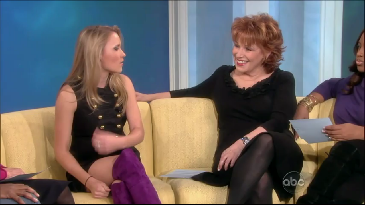 THE APPRECIATION OF BOOTED NEWS WOMEN BLOG : Emily Osment Says When It ...