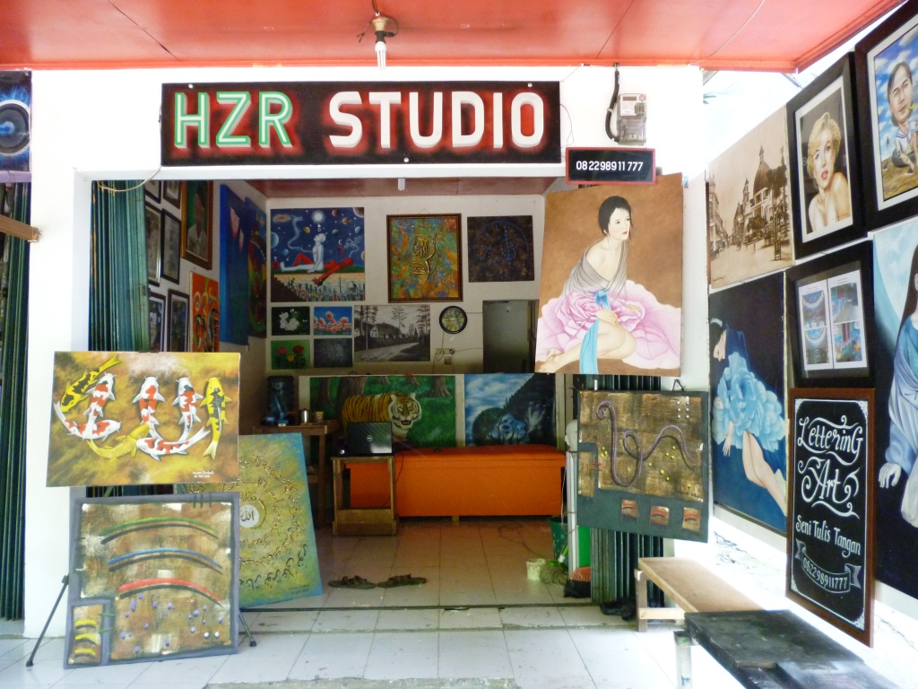 HZR STUDIO: STUDIO LUKIS HZR Studio SUKABUMI
