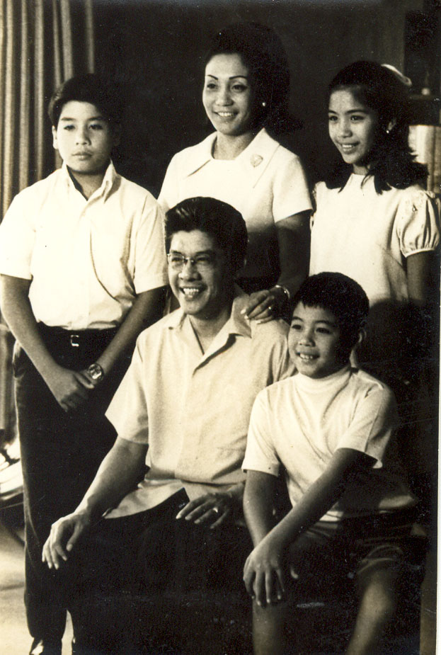 INFOGRAPHIC: 16 Facts about 2016 Presidential Candidate Mar Roxas