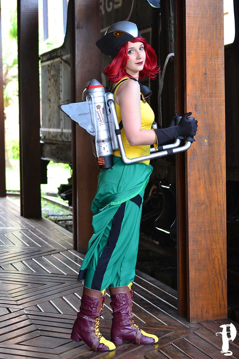Calvin's Canadian Cave of Coolness: Bombshell Hawk Girl Cosplay By Pime