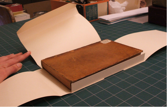 sup·port·abil·i·ty: Kyle Wrappers - Wrap books without using fasteners!
