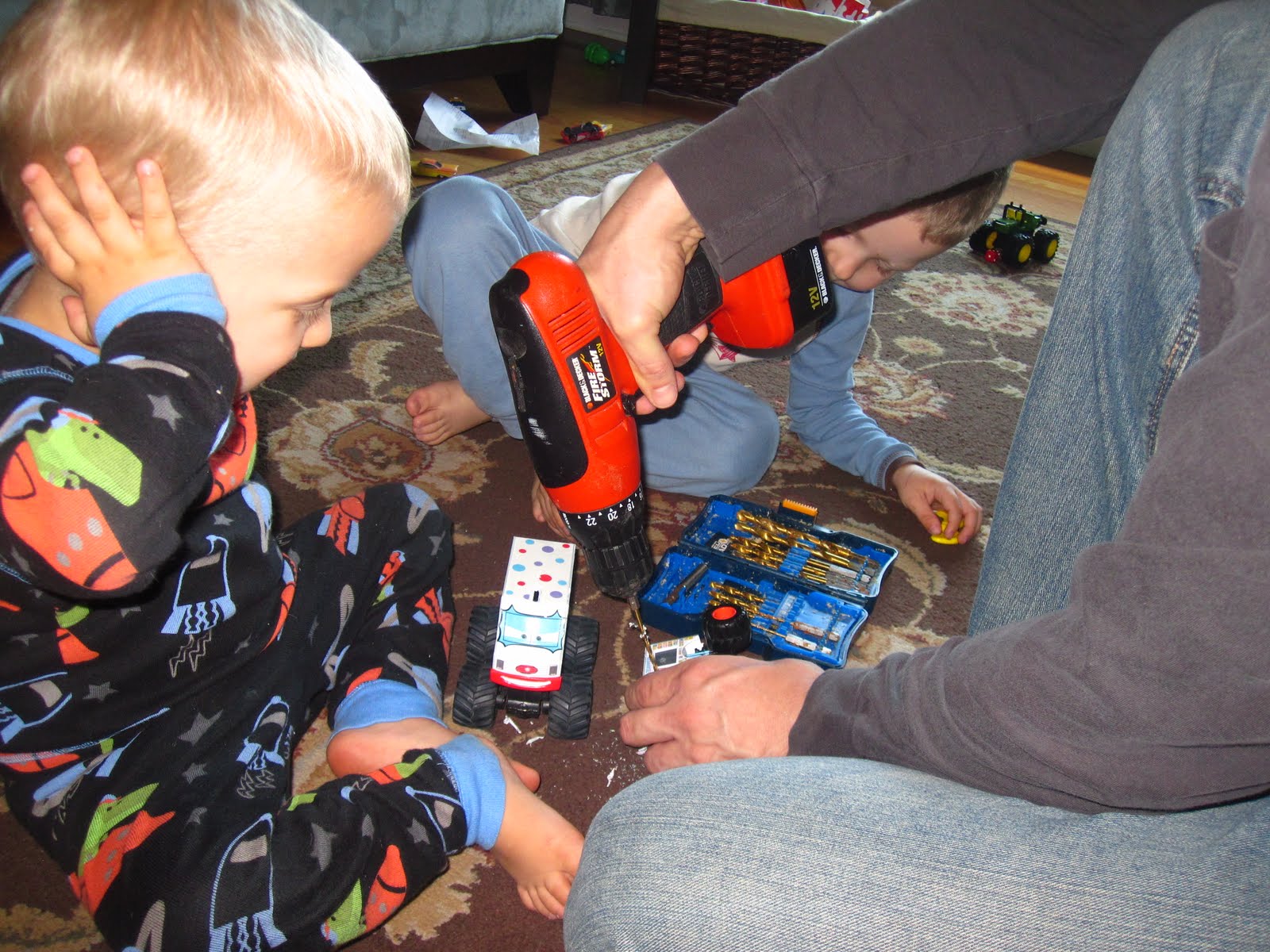 Our Payneful Memories: Toys+Power Tools=Fun with Dad