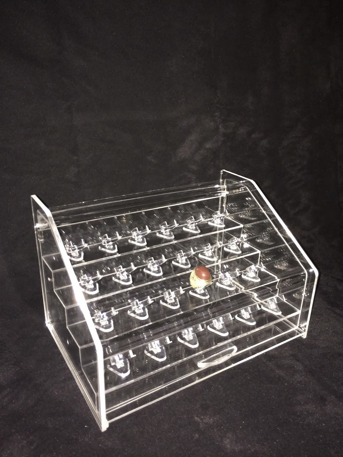 MICA DISPLAY ACRYLIC SHOWCASE SPECIALIST: Display Cincin MDRC-01