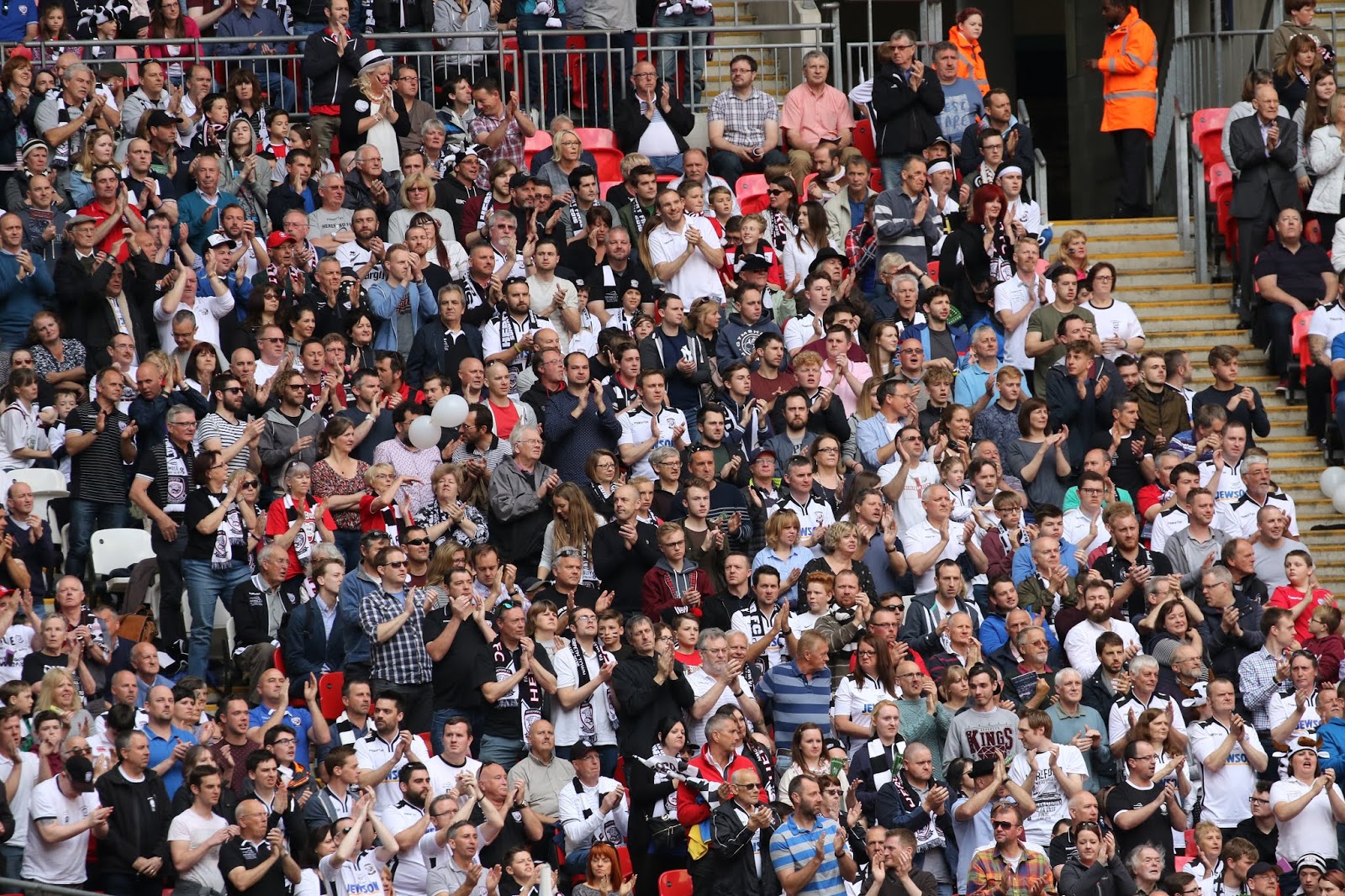 Bulls News: Supporters At Wembley