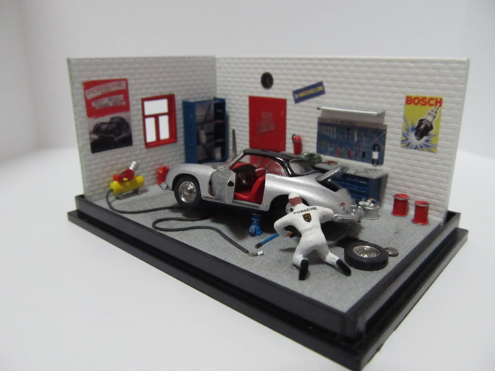 High Tech Modell 1/87 87100 Garage Special model